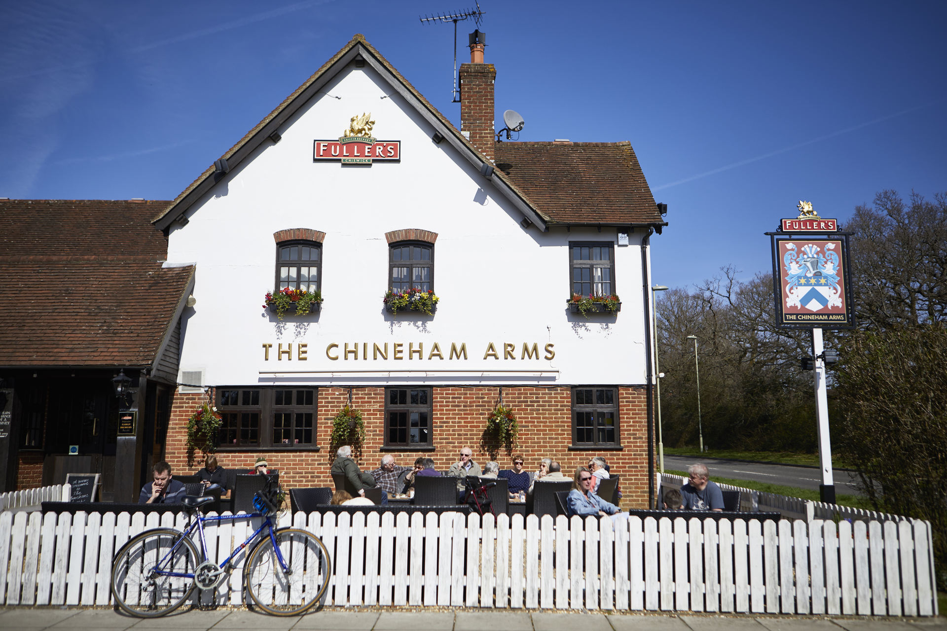 Take a 360 tour of The Chineham Arms Pub and Restaurant in Chineham
